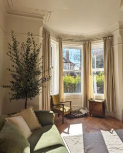 How to Decorate a Rustic Living Room with a Bay Window - Feel Your Home